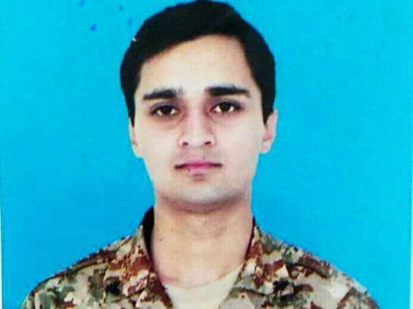 Captain Isfand Yar laid to rest in Attock amid tears - Daily Pakistan ...