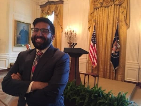 An American Muslim captures Eid at the White House one cheesy selfie at ...
