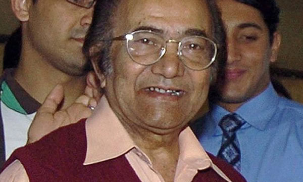 Hanif Mohammad is very much alive, confirms son Shoaib