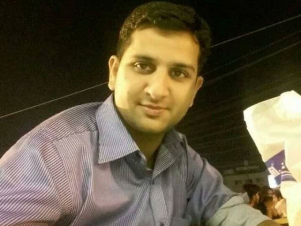 Major Zeeshan gunned down over robbery resistance