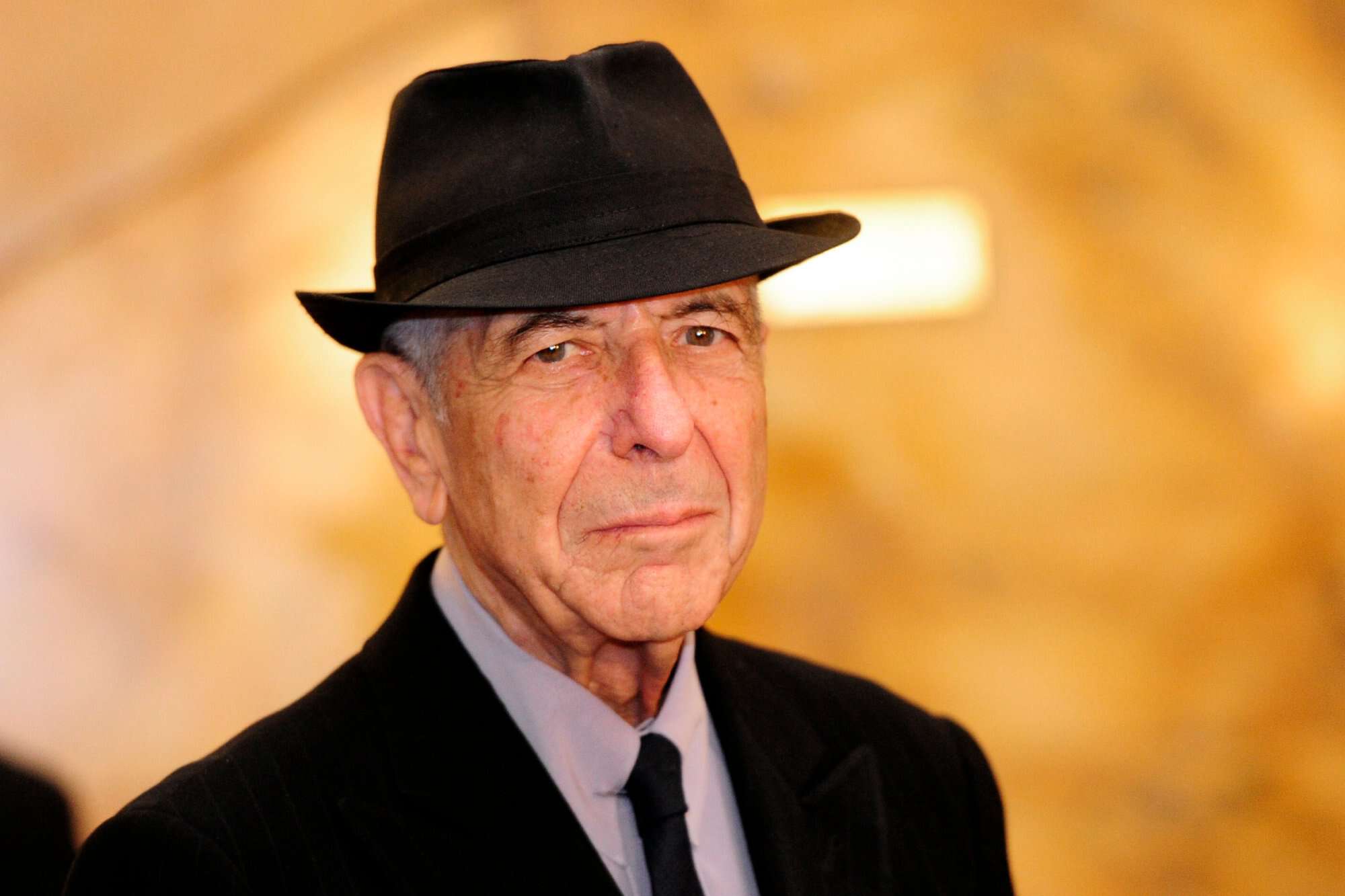 The great Canadian singer/songwriter Leonard Cohen dies at 82