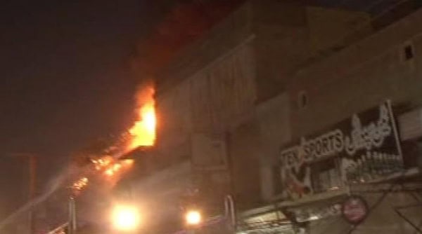 Three injured as building in Multan catches fire
