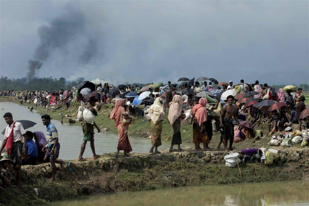 Myanmar forces planting landmines along border to stop fleeing Rohingya ...