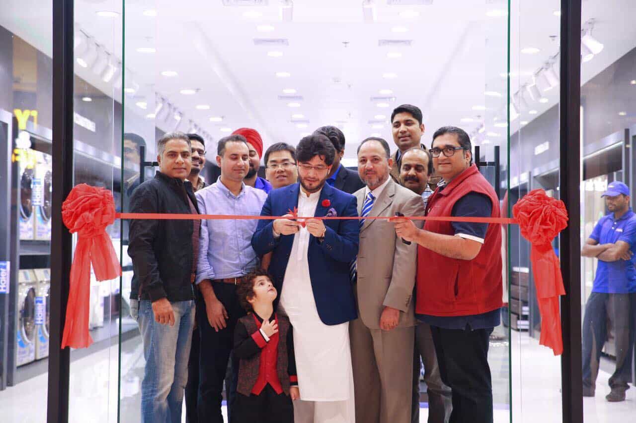 Javed Afridi inaugurates Haier s flagship store in Lahore