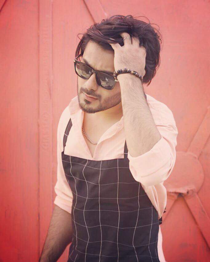 Hamza Malik covers Aj Janay Ki Zid Na Karo making us want to label it ...