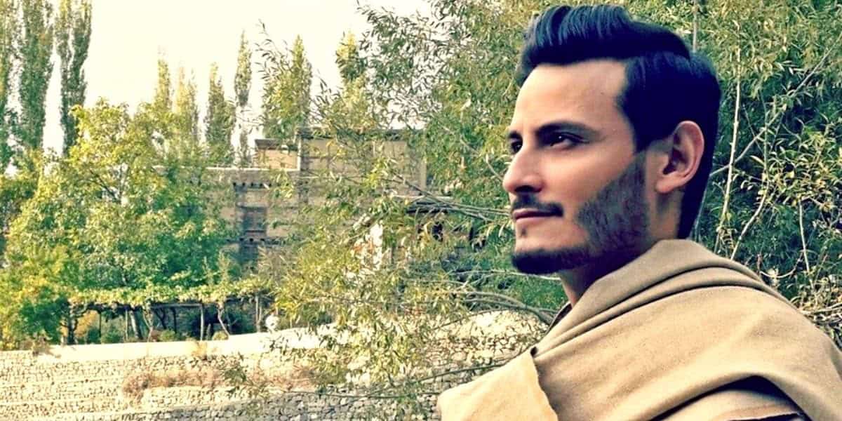 Osman Khalid Butt flays PEMRA for stating Pakistani dramas Bold