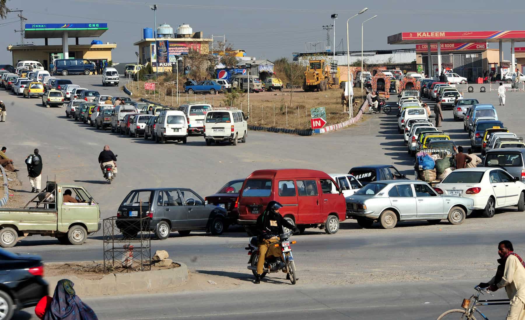 CNG stations reopen in Punjab, Islamabad after two-week closure