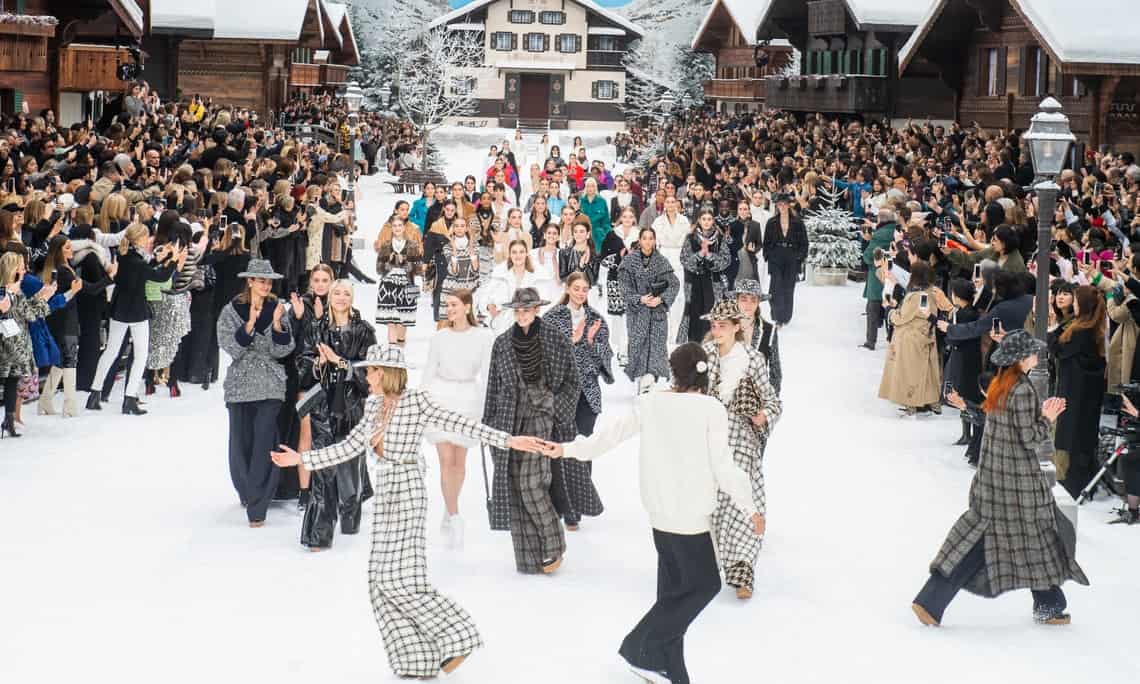 Paris Fashion Week : Chanel bids farewell to Karl Lagerfeld in last show