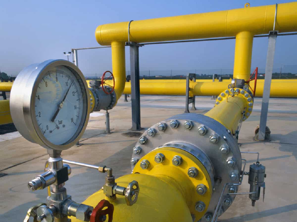 Pakistan set to begin work on 1100-km gas pipeline to supply LNG to Lahore