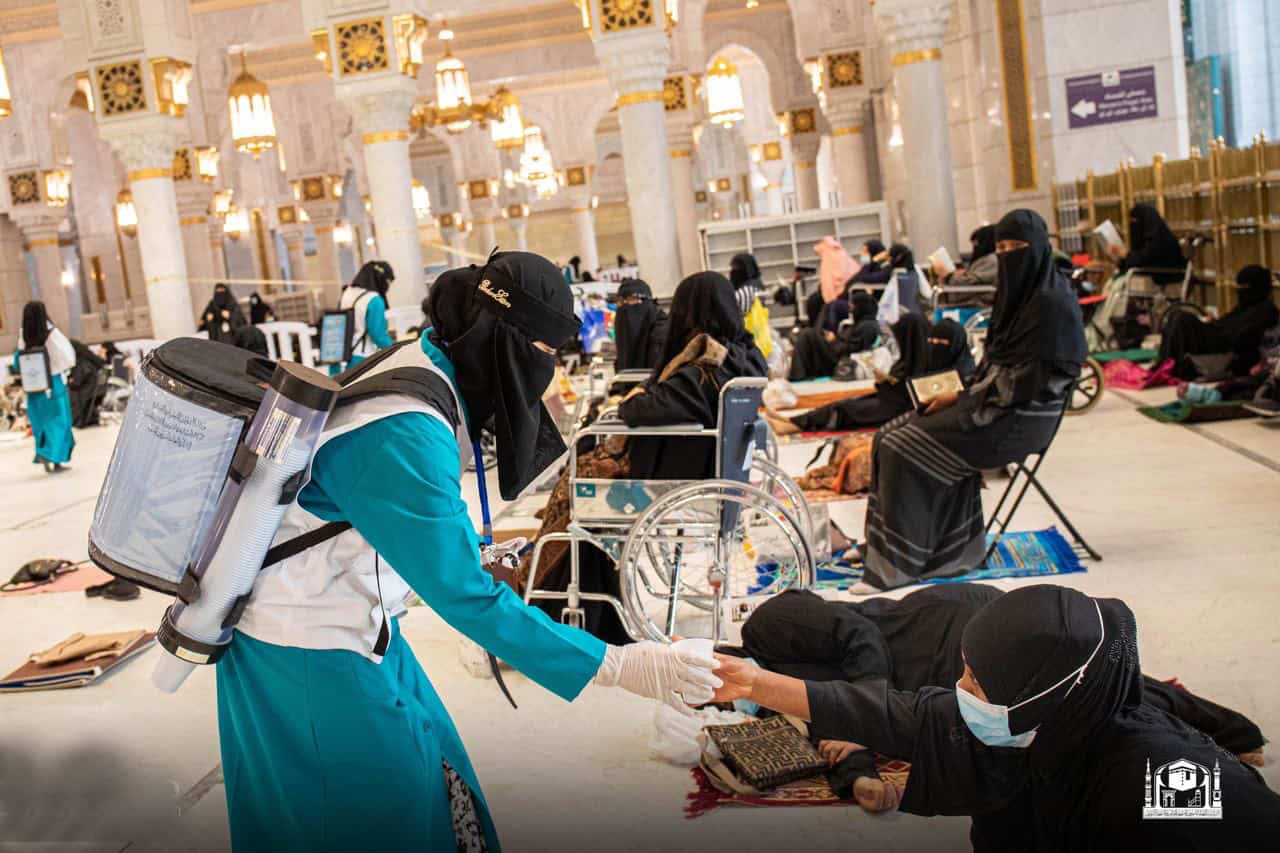 First female workers seen at Grand Mosque in Saudi Arabia