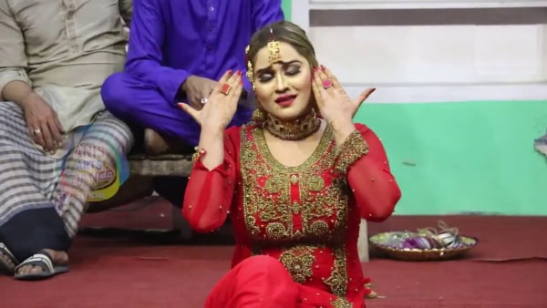 Extortionists attack stage dancer Saba Chaudhry’s house in Lahore (VIDEO)