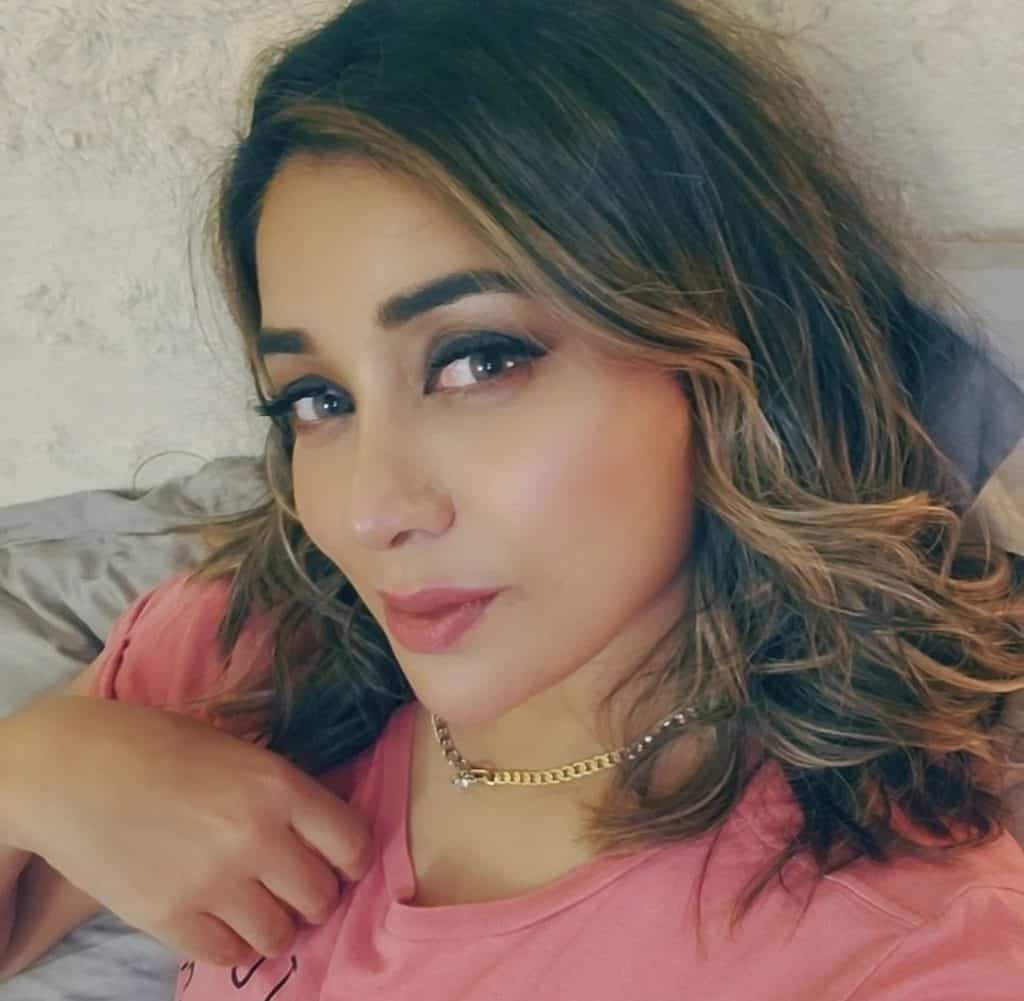 Komal Rizvi celebrates 40th birthday with family