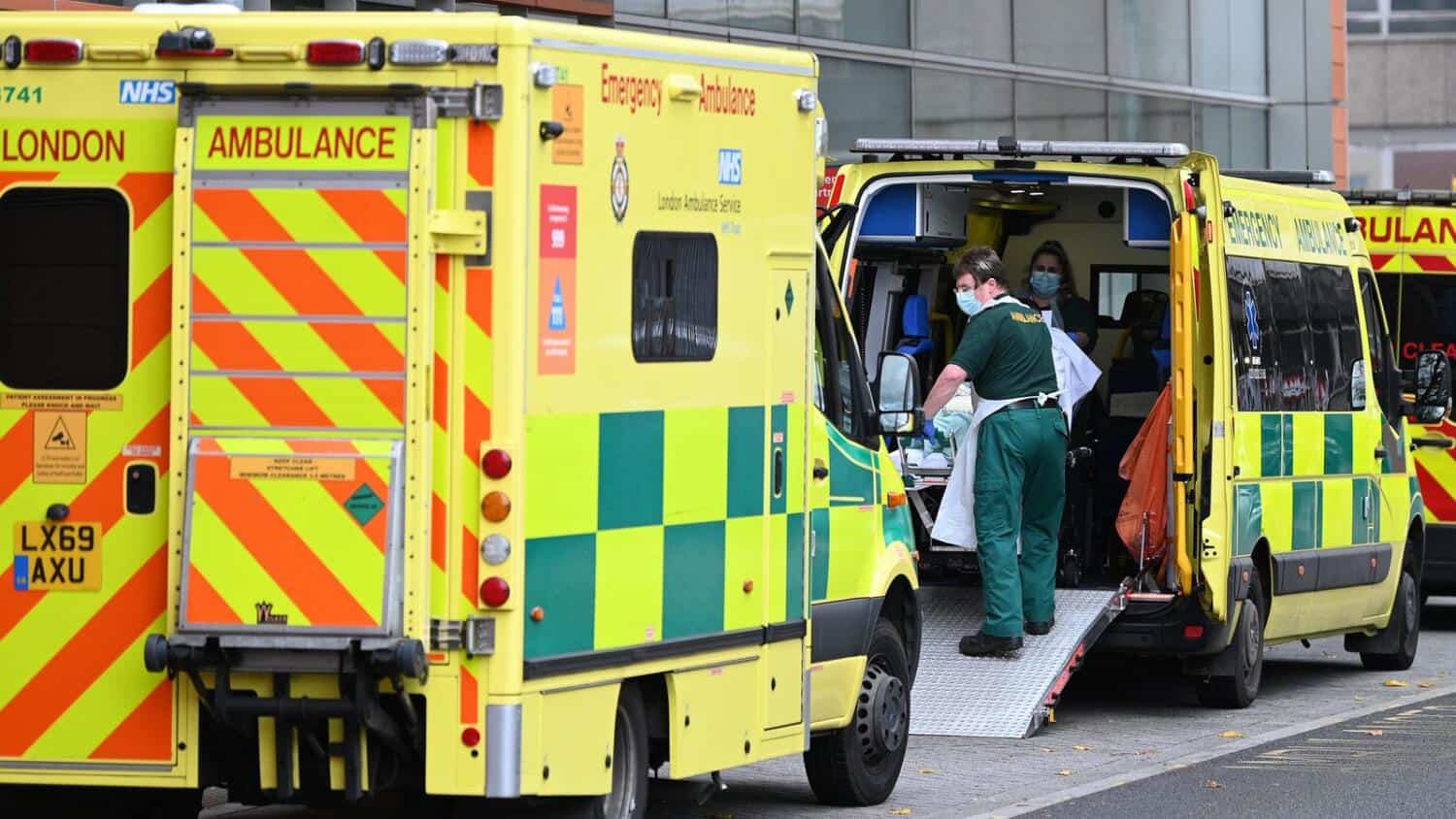 UK confirms world s first Omicron variant death