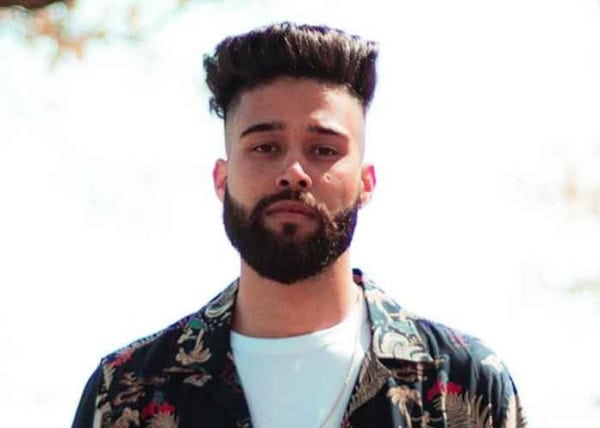 Is this Indian singer going to perform in Pakistan?