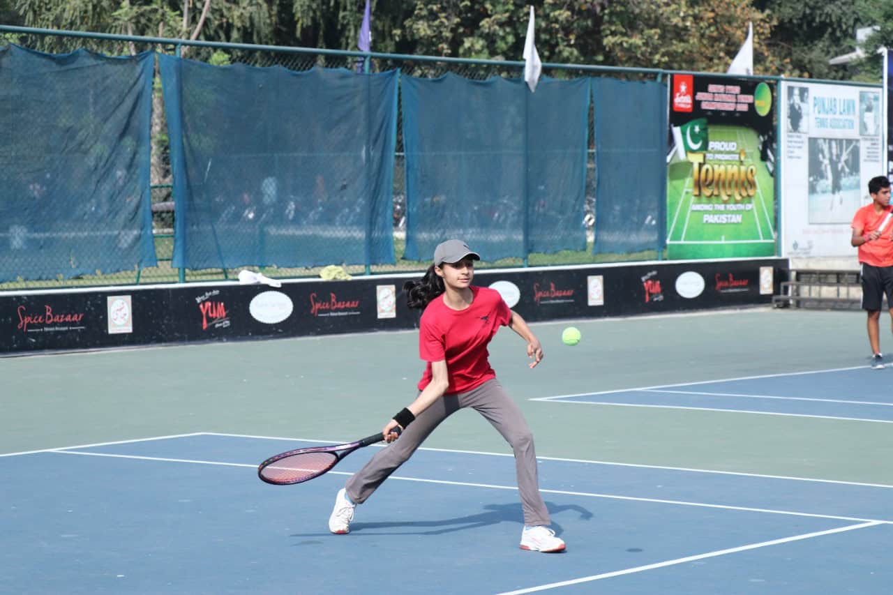 Hanan, Farman, Mahatir enter Junior National Tennis semis