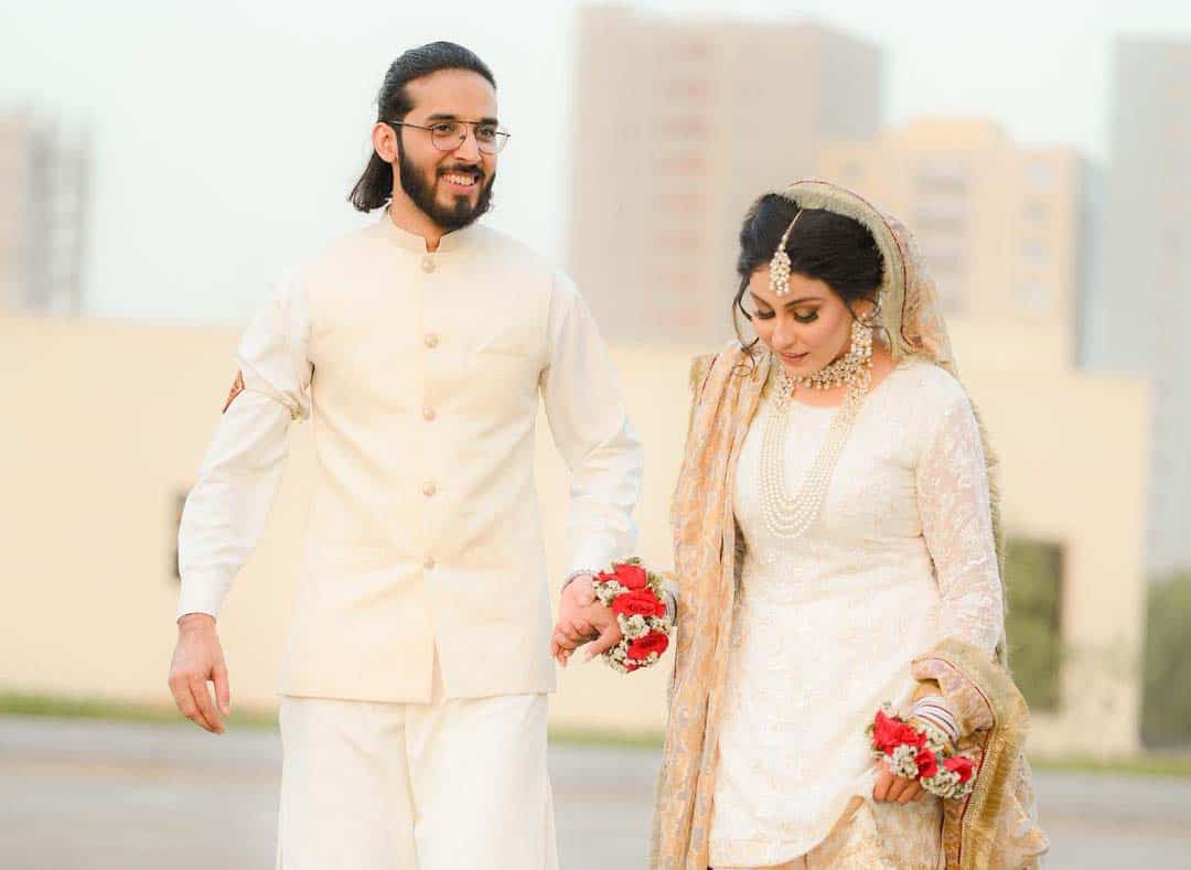 Pakistani cricketer Kainat Imtiaz ties the knot, shares wedding ...