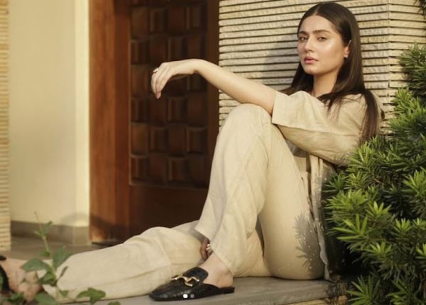 Dur-e-Fishan looks breathtaking in latest viral pictures