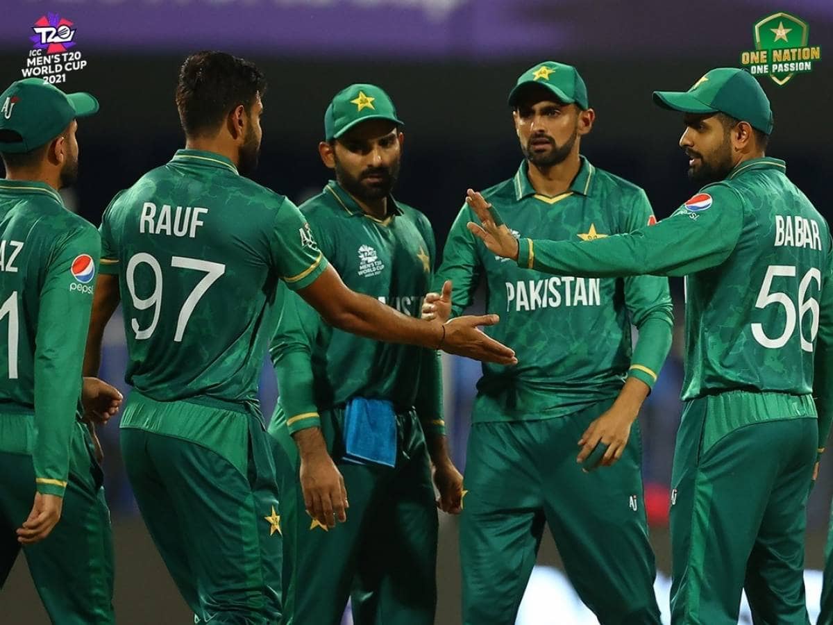 Celebrities support Pakistani cricket team after losing match against India
