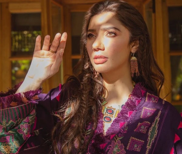Mahira Khan’s new beach video goes viral
