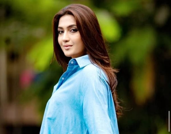 Beenish Raja flaunts baby bump in new photos