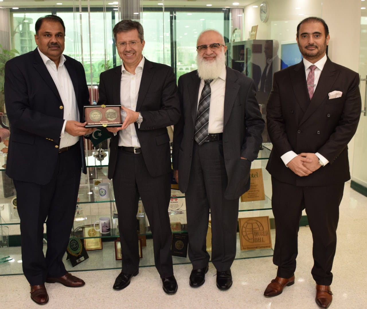 e International delegation meets key government stakeholders from ...