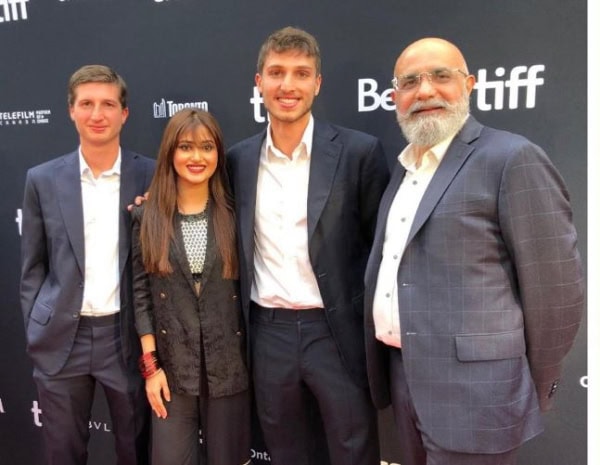 TIFF22: Sajal Aly strikes a pose with Imran Khan s sons at Jemima s ...