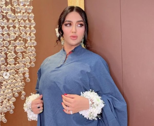 Mathira s quirky pledge for breast cancer awareness goes viral