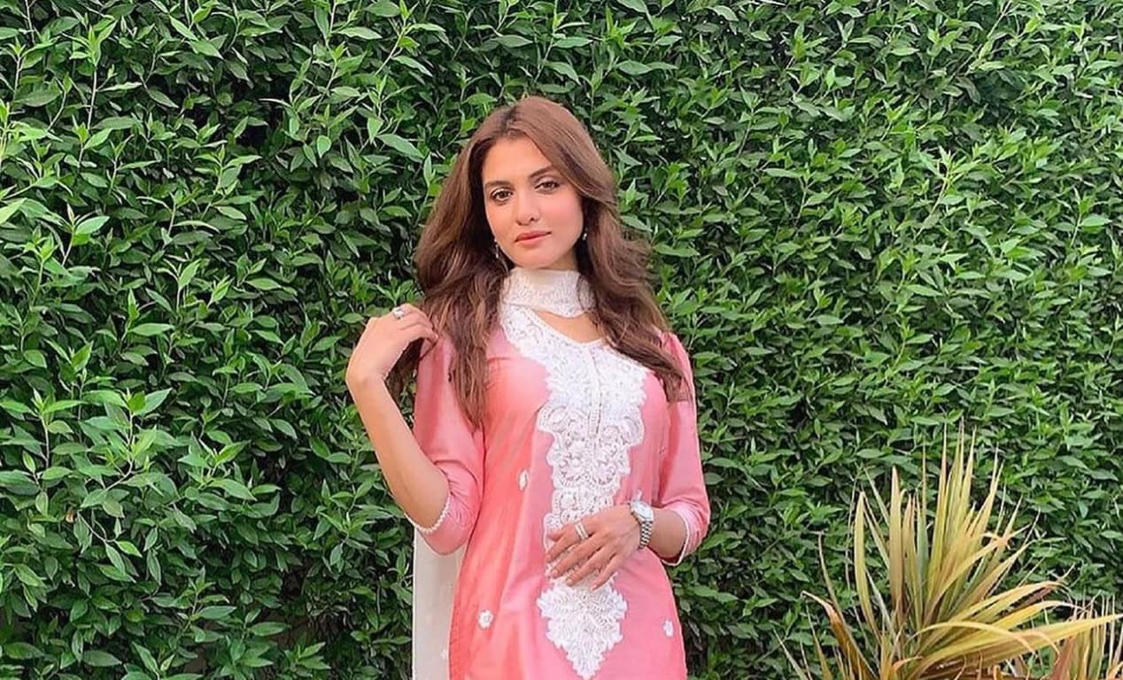 Faiza Khan grooves to Bollywood’s rendition of Aap Jaisa Koi