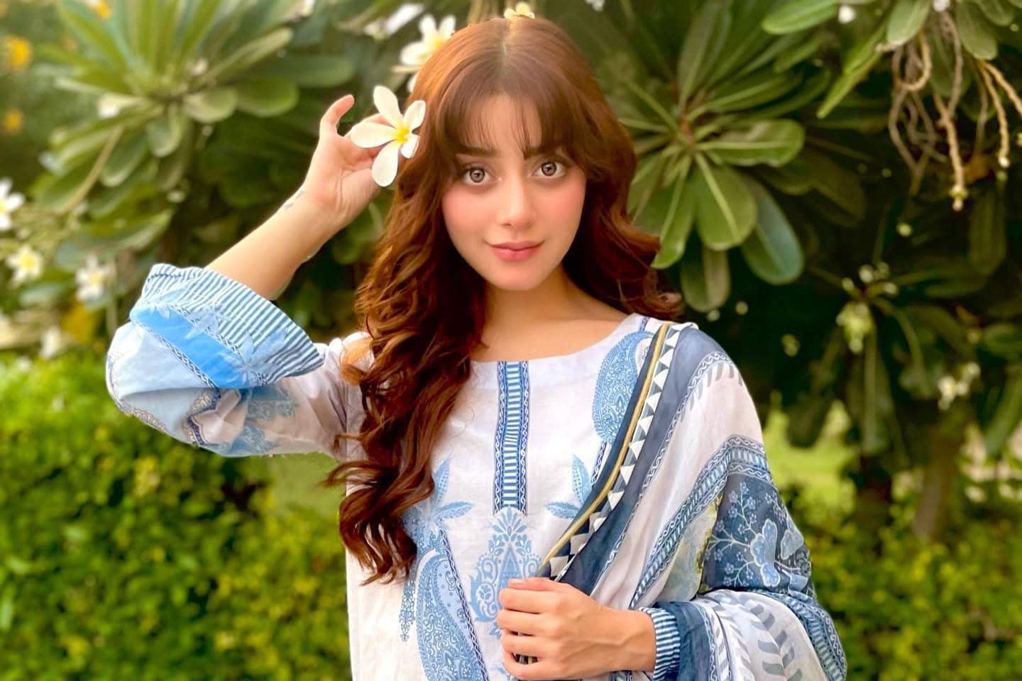 Alizeh Shah slays in latest pictures