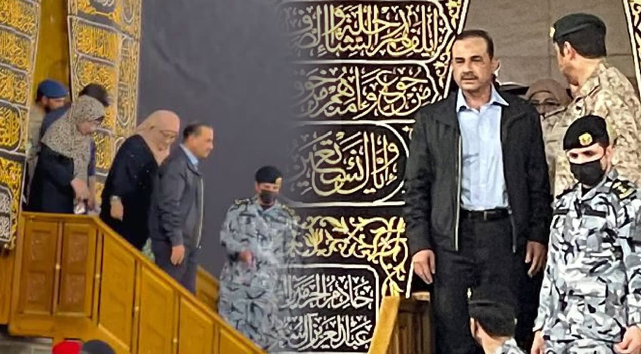 Doors of Kaaba opened for Pakistan s army chief as he performs Umrah