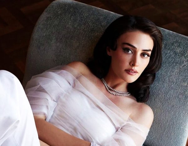 Esra Bilgic’s new bold photoshoot sets internet on fire