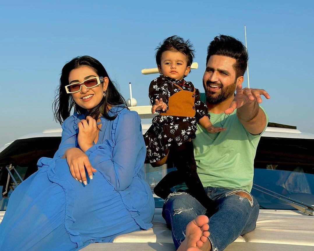 Sarah Khan s daughter Alyana Falak leaves fans stunned with new viral video