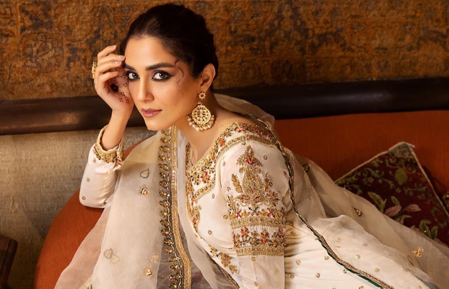 Maya Ali s magical voice in Yunhi OST breaks the internet