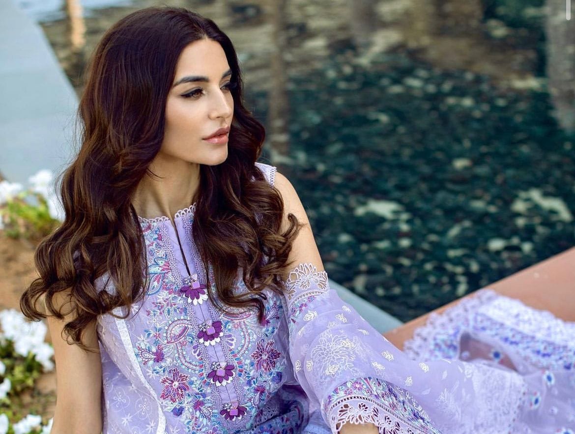 Sadia Khan is a vision to behold in an asymmetrical black gown