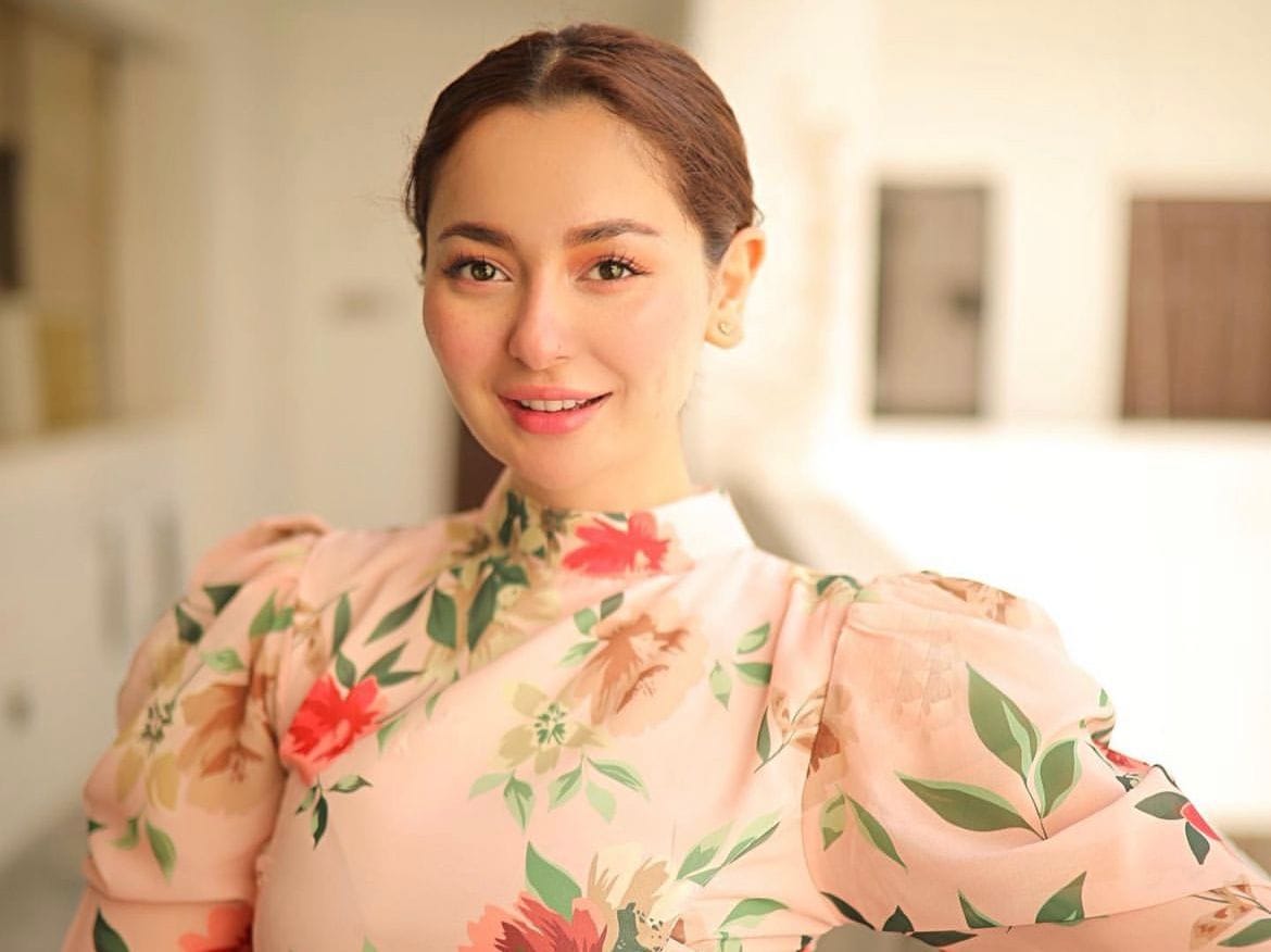 Hania Aamir s pool photos take the internet by storm