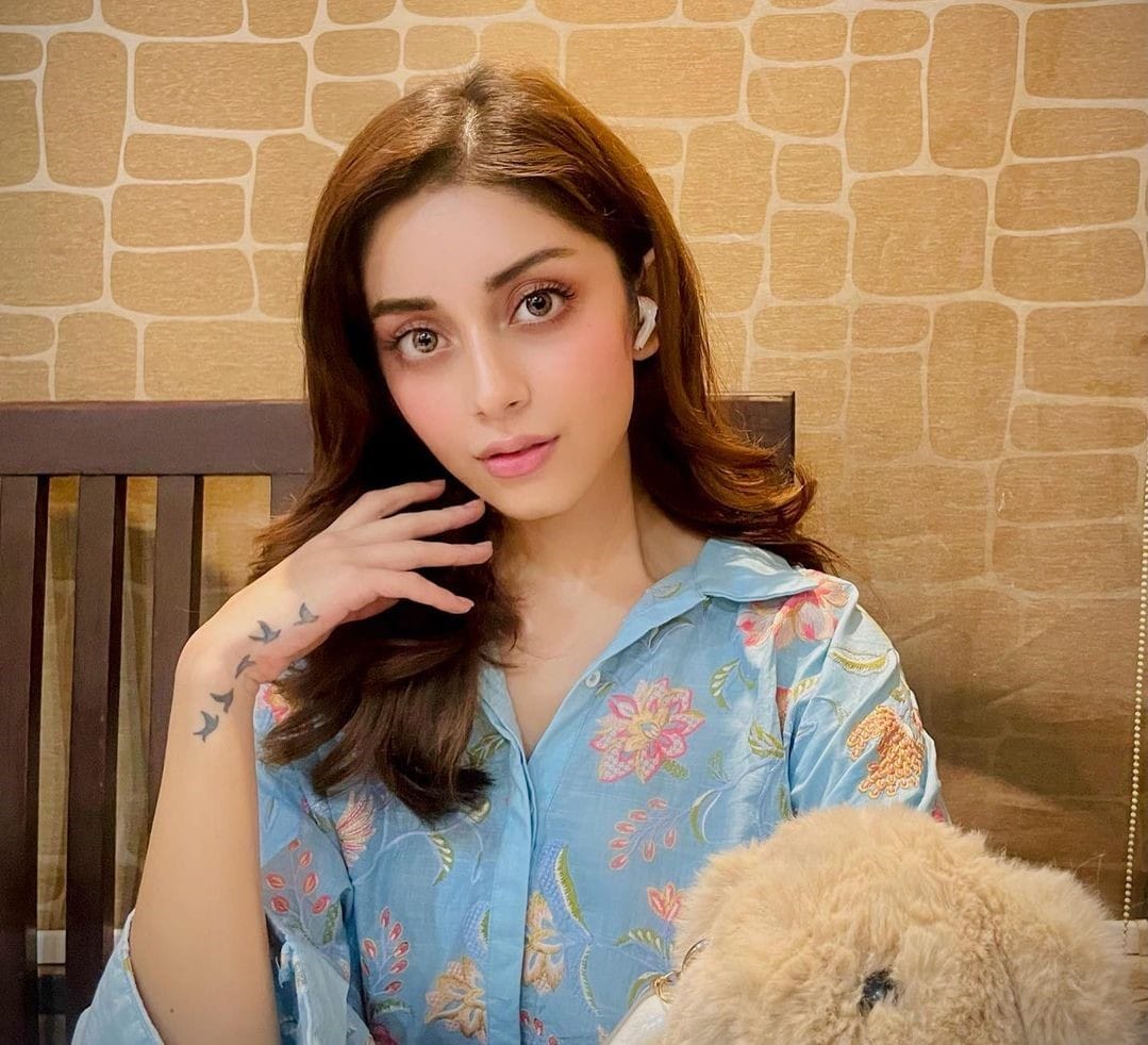 Alizeh Shah’s new photos take internet by storm