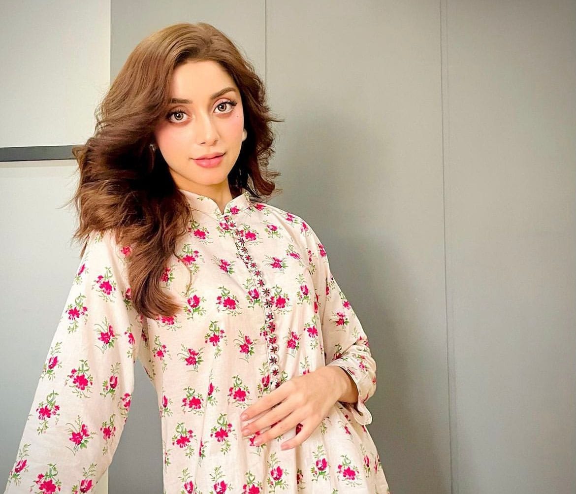 Alizeh Shah is a sight for sore eyes in latest pictures
