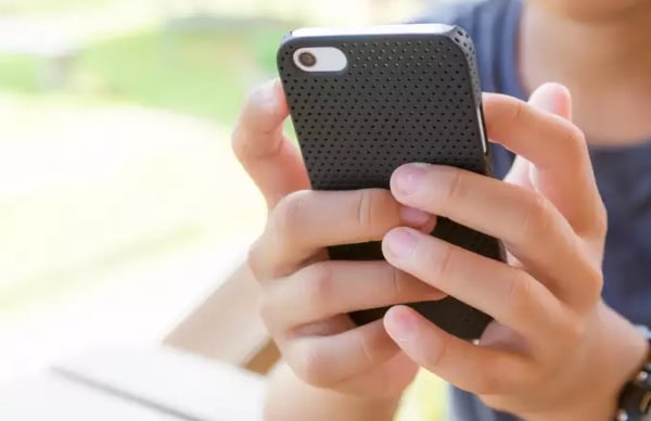 8-year-old dies as cellphone explodes in her hand