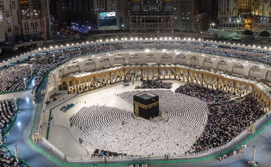 Over 2 million Muslims throng Masjid al-Haram for Shab-e-Qadr prayers