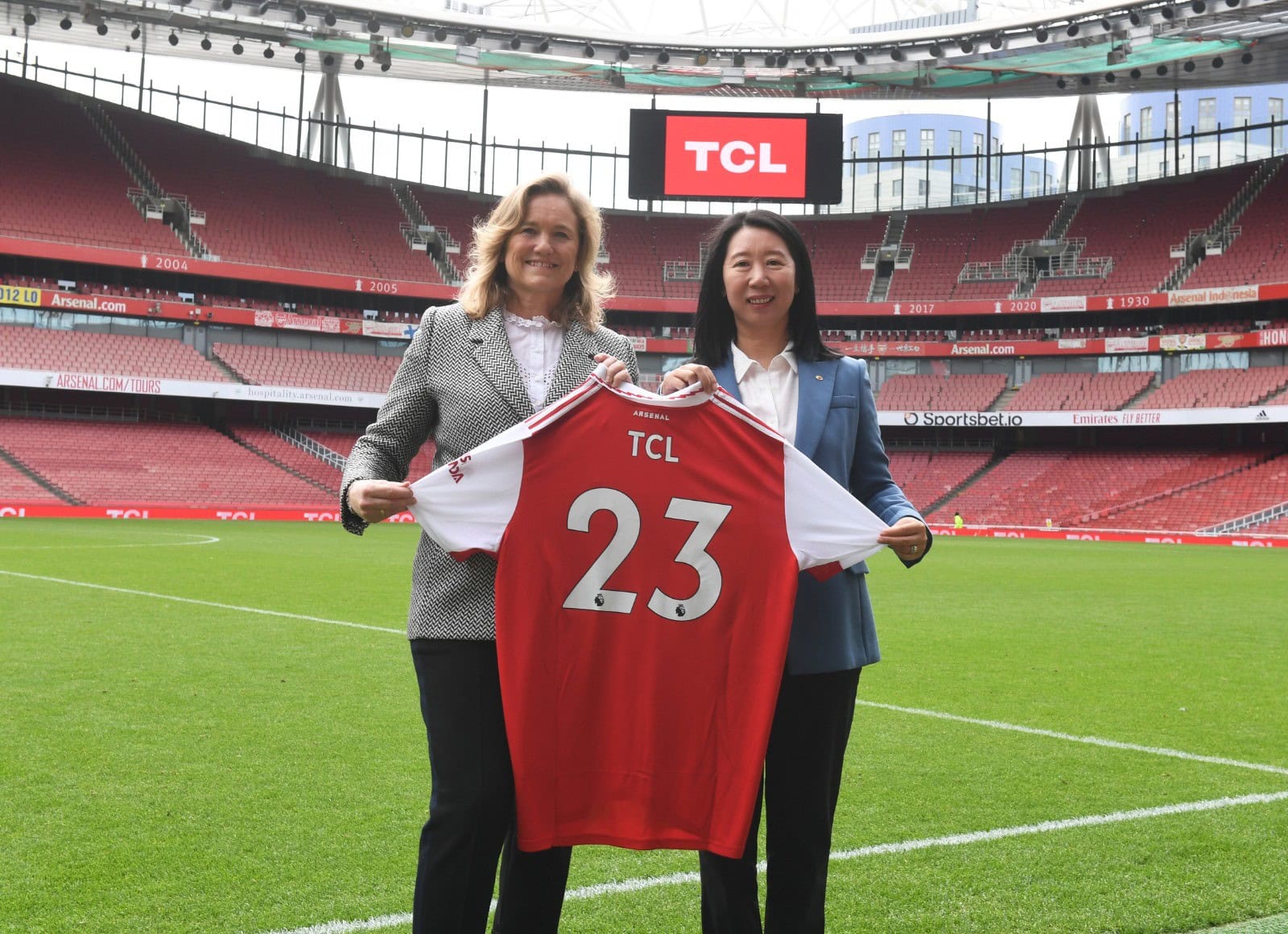 TCL, Arsenal join hands to build consumer engagement worldwide