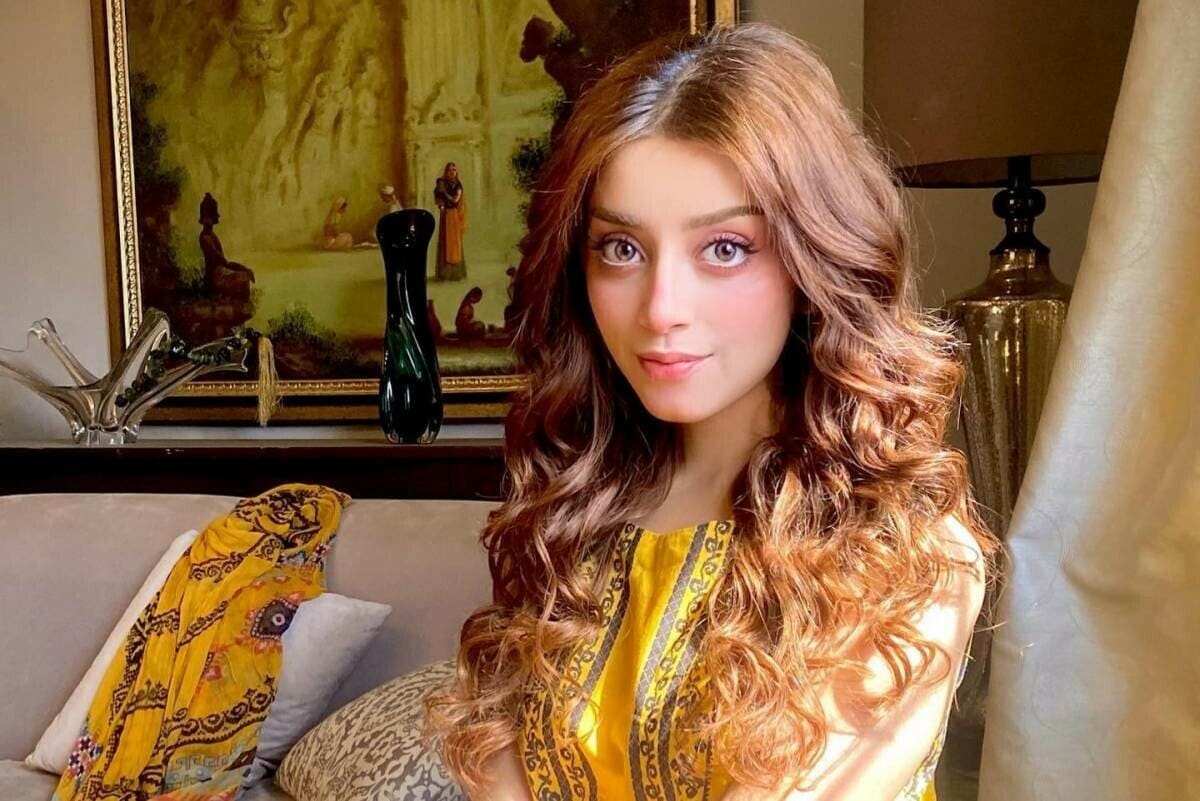 Alizeh Shah exudes glamour in Asim Jofa s latest photoshoot