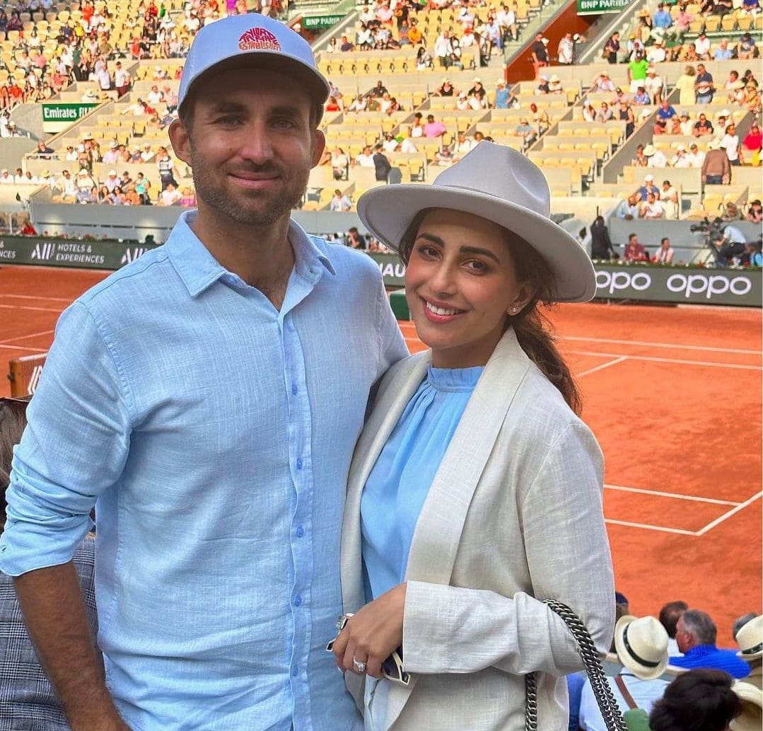 Ushna Shah and husband Hamza Amin share more pictures from Paris tour