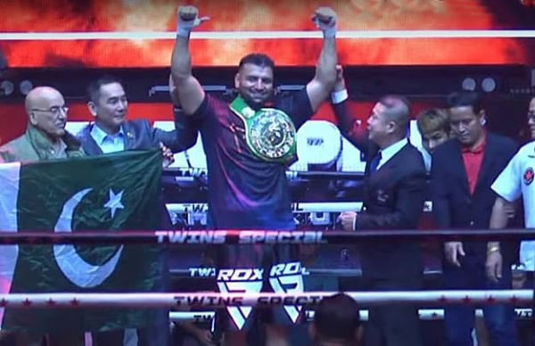 Pakistan s Taimoor Khan knocks out Thai boxer to claim WBC Asia ...