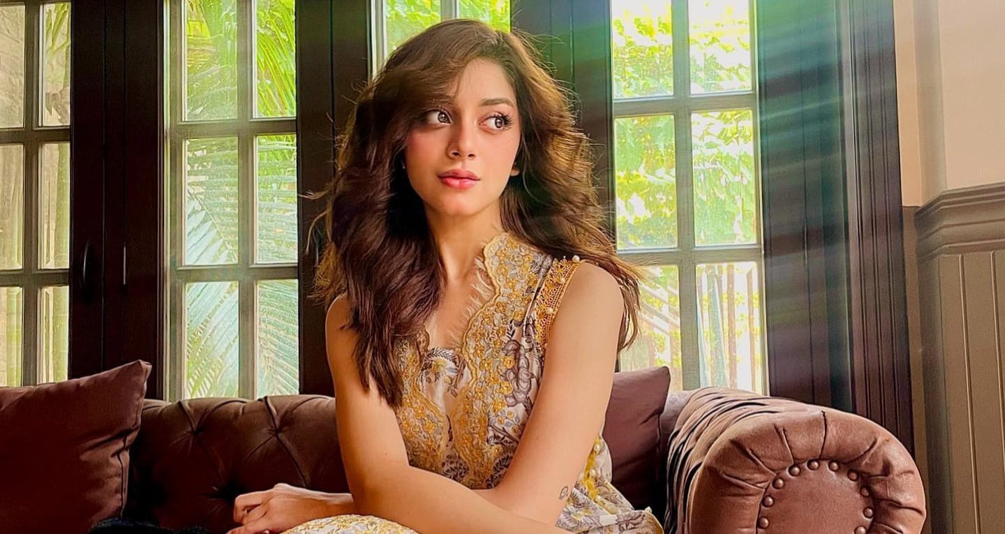 WATCH - Alizeh Shah looks gorgeous in pink