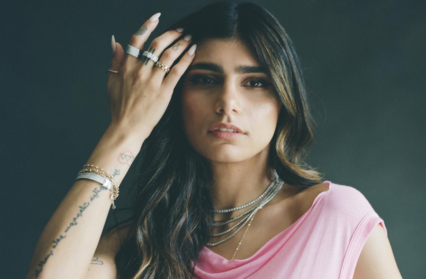 What is Mia Khalifa doing at the Oxford University?