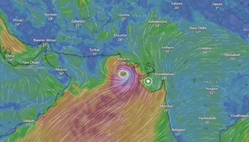 Cyclone Biparjoy slows down, likely to hit Pakistan coastline tonight