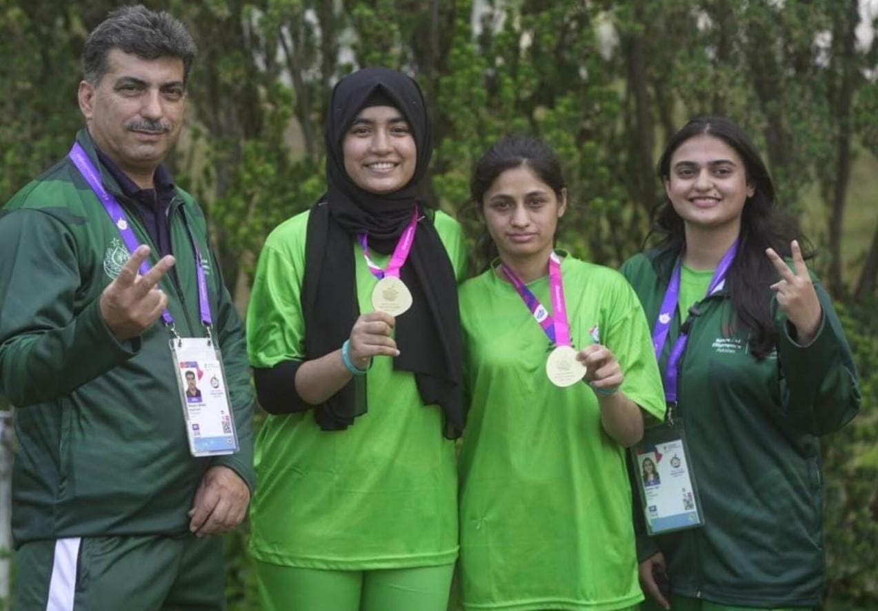 Pakistan’s Faiza and Naheen win Gold in Badminton Doubles; Noshiwan and ...