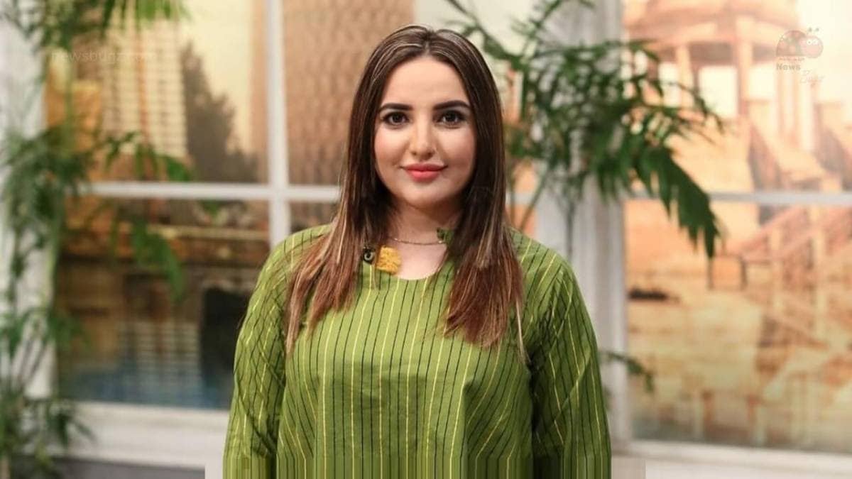 Hareem Shah pulls another publicity stunt as property dealer