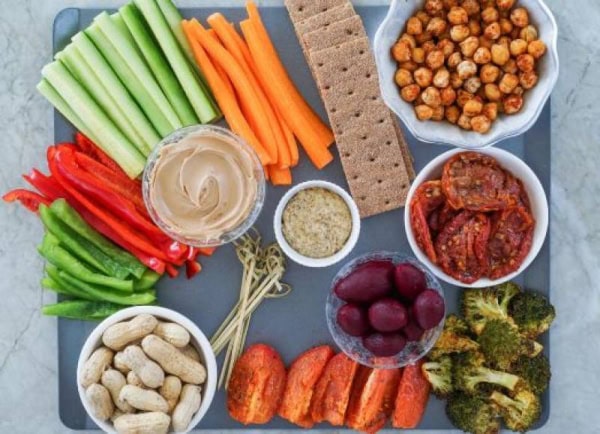 Pakistan PM launches ‘Sehatmand Ghiza, Tandrusti Sadaa’ campaign to ...