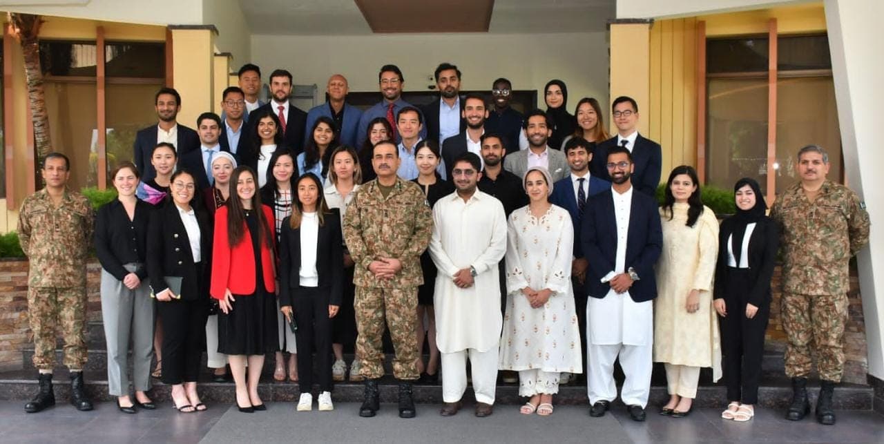 Harvard University students meet COAS Asim Munir as part of Pakistan visit